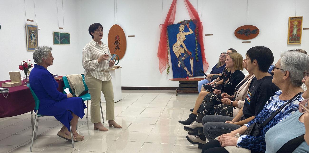 María Luisa Morales presenta su libro ‘Líneas curvas y rectas escriben ...